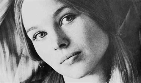 20 Stunning Portraits Of Michelle Phillips Of The Mamas And The Papas In