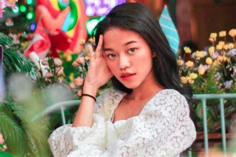 Profil Dan Biodata Ummi Quary Pacar Kekayaan Agama Umur Showbiz