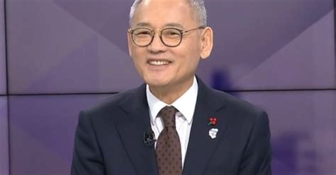 민생을 부탁해 유인촌 문화체육관광부 장관 관광객 입국 편의 증진”