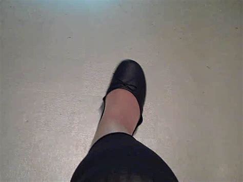 Lap Sitting And Toe Tapping Mystis Wank Bank Clips4sale