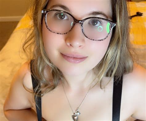 Lovely Scarlet Nudes Sex Chat And Phone Sex On Sextpanther