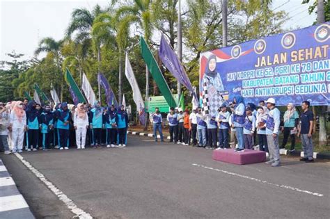 Lepas Peserta Jalan Sehat Pj Bupati Batang Minta ASN Cegah Gesekan
