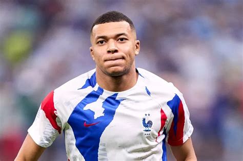 Kylian Mbappe Welcomed To Deafeningly Loud Boos From