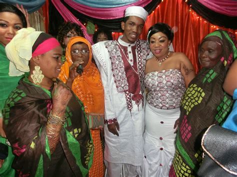 Dj Sek HAYA SASA KAMA ULIKOSA PICHA ZA HARUSI YA DIDA WA TIMES FM PICHA ZOTE HIZI HAPA TAZAMA