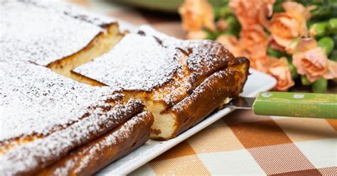 Tradycyjny sernik z przepisu babci Smak prosto z lat dzieciństwa