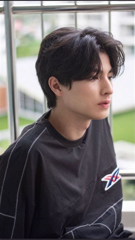 17 Inspirasi Gaya Two Block Haircut Khas Korea