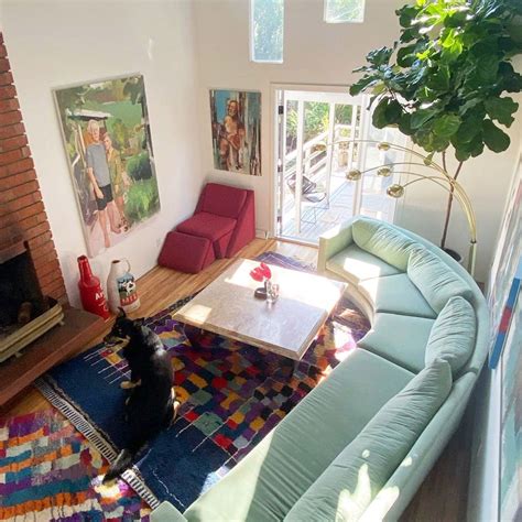 Inside Emily Ratajkowskis Incredible La Flat Where She Takes All Her