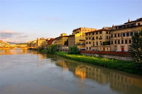 El Ponte Vecchio En Florencia Italia Foto De Archivo Imagen De