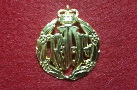 RAAF CAP HAT BADGE GILT METAL ROYAL AUSTRALIAN AIR FORCE REPRODUCTION EBay