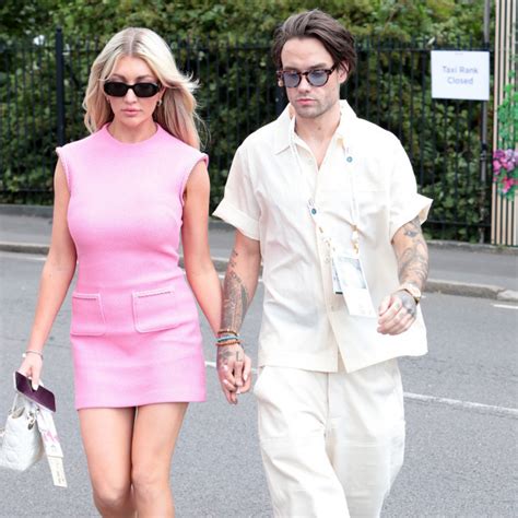 Liam Paynes Devastated Girlfriend At ‘complete Loss Over Late One