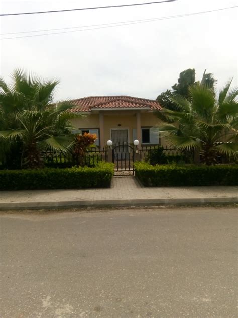 Vivenda V3 Em Condomínio Jardim De Viana Angocasa
