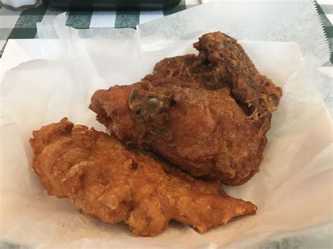 Gus S World Famous Fried Chicken Is Here Houston Houstonia Magazine