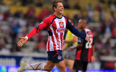 Chivas Agente Del Chicharito Hernández Llega A Guadalajara Para Cerrar