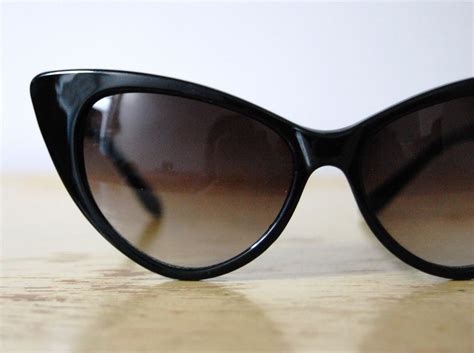 Hello Again Vintage Modern 50s Chic Cat Eye Sunglasses