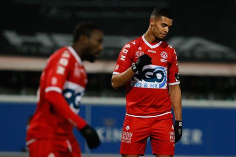 Kv Kortrijk Onderuit Tegen Tien Leuvenaars Kwbe