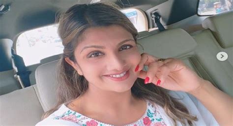 Rambha গাড়ি দুর্ঘটনার কবলে রম্ভা জুড়ুয়া অভিনেত্রীর মেয়ে ভর্তি