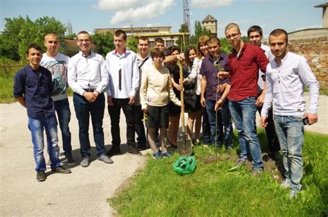 Изпращане на випуск 2016 Професионална гимназия по железопътен транспорт
