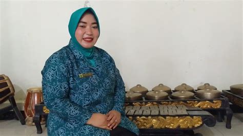Lanjutkan Perjuangan Kakek Irmayani Ismail Maju Di Pilkades Sukamanah