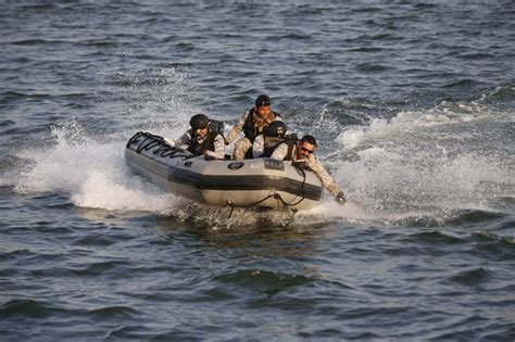 Marcos And Para Sf Gemini Based Insertion Demo Rehearsal At Defexpo 22 Rindiandefense