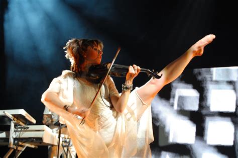 Lindsey Stirlings Feet I Piedi Di Lindsey Stirling Celebrities