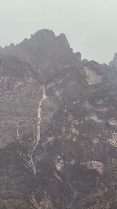 امطار غزيرة جدا على جبال الحجر العمانية لليوم السابع على التوالي ٢٧ ٤