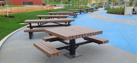 Mesa de estilo TRANSIT Tournesol SITEWORKS em madeira em aço