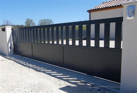 Pose De Portail Coulissant En Acier Galvanisé Fabrication Française