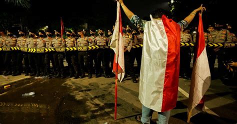 Indonesia To Review Minimum Wage Rules After Protests Over Fuel Price