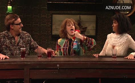 Kristen Wiig Kate Mckinnon Lesbian Scene In Saturday Night Live Aznude