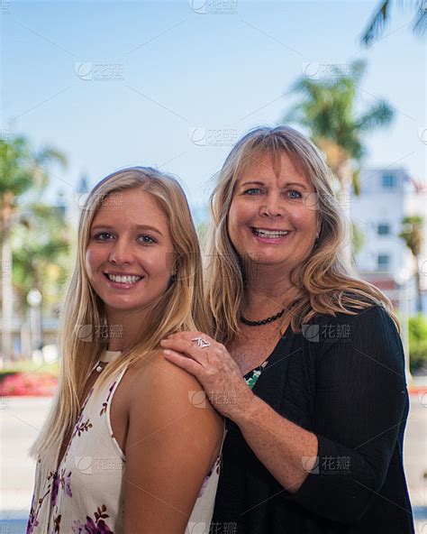 微笑幸福的家庭