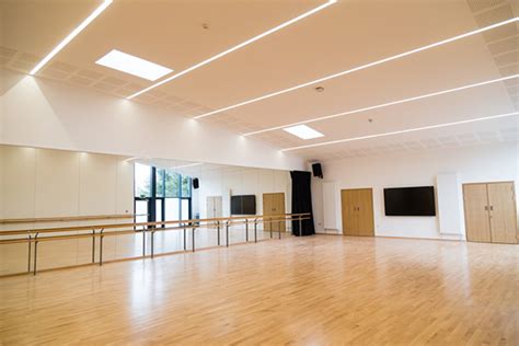 현대댄스플로어