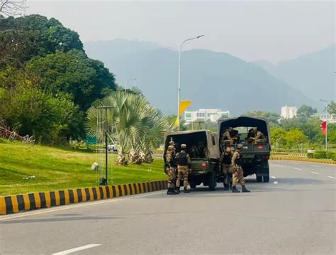 اسلام آباد میں پی ٹی آئی کے احتجاج کے دوران بی بی سی کی ٹیم نے کیا
