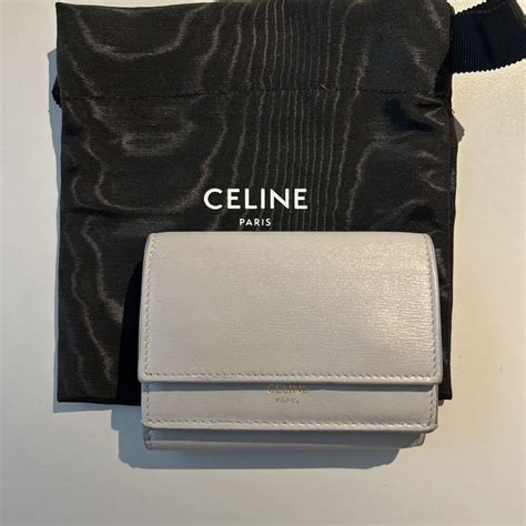 再値下げ！celine 三つ折り 財布 アイスブルー メルカリ