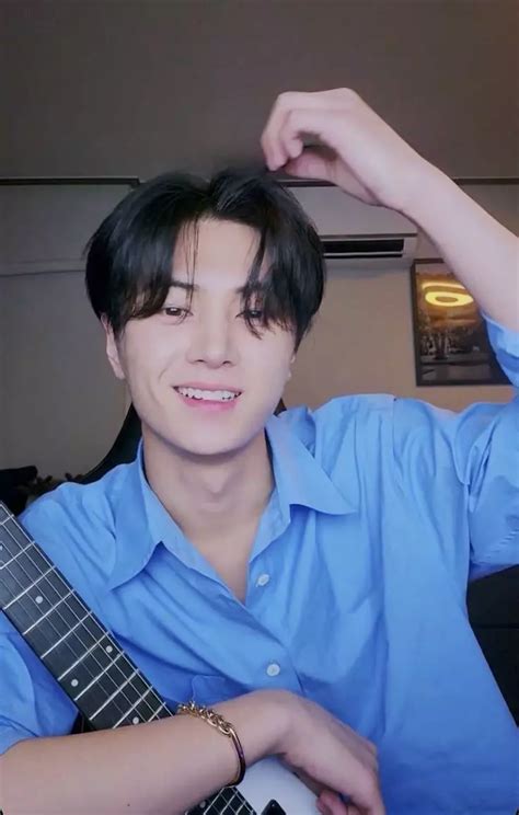 Chat With Park Jong Seong Enjoy Free Ai Character Roleplay Flowgpt Park Jong Seong Rp