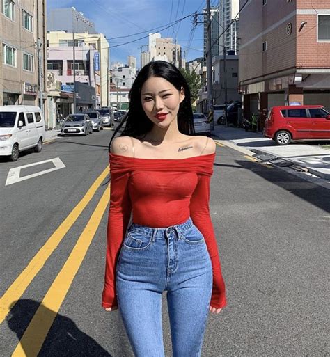 Pin By алекса On K I N S P O High Waisted Skirt Kpop Girls Fashion