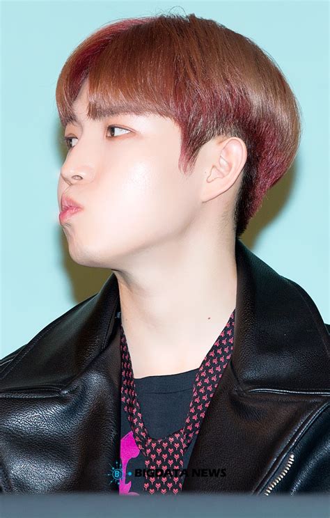 Big포토 워너원wanna One 김재환 귀엽게 볼이 빵빵재람쥐~