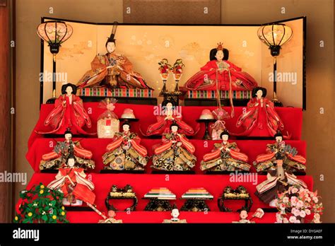 Japanese Traditional Hina Dolls Stock Photo Alamy
