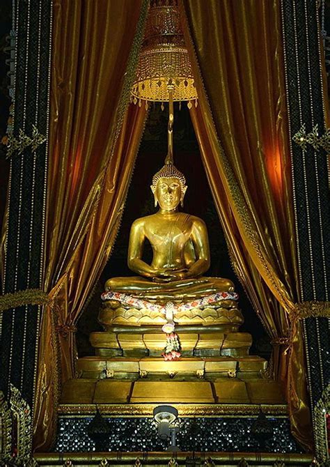 พระพุทธสิหิงค์ พระที่นั่งพุทไธสวรรย์ พระบรมมหาราชวัง กรุงเทพมหานคร