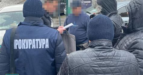 У Львові поліцейський за 3 5 тисячі пропонував відмазати від