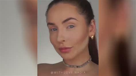 کانتورینگ صورت بیضی شکل Attractive Lady