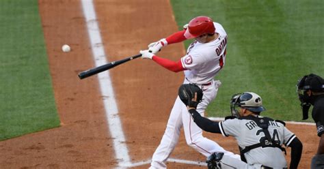 오타니 100마일 투구 115마일 속도 홈런 믿기지 않는 만화