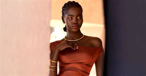 Video 21 Yo Super Model Adut Akech Cries With Tears Of Joy As She Gives Us A Tour Of Her New