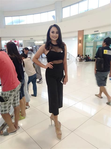 Zia Zamoras Feet