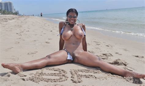 Naked At The Beach Page LPSG