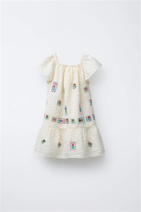 Robe À Texture BrodÉe Écru Zara France