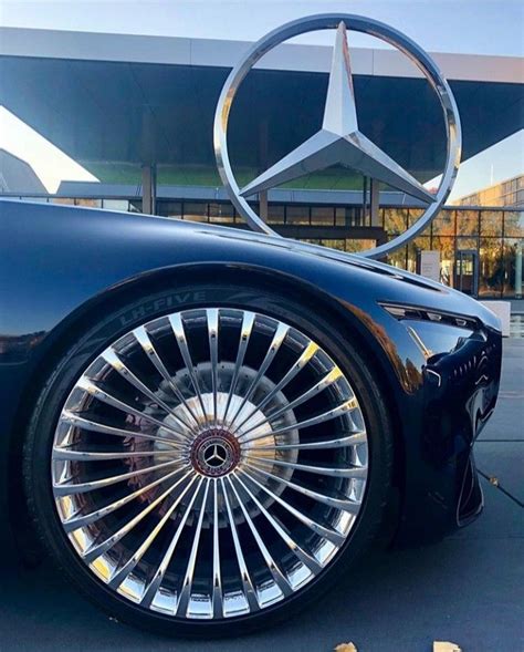 Mercedes Benz Cl 2023 Luxury Car With Chrome Spokes