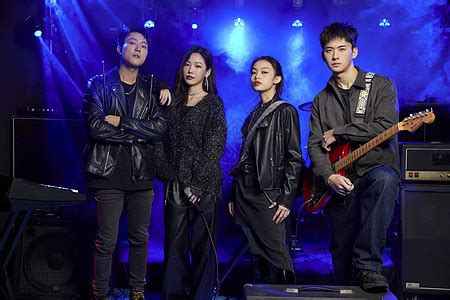 青年乐队美女主唱形象高清图片下载 正版图片507513717 摄图网