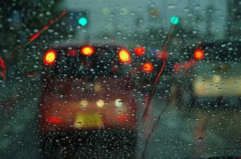 雨の道路の写真素材｜写真素材なら「写真ac」無料（フリー）ダウンロードok