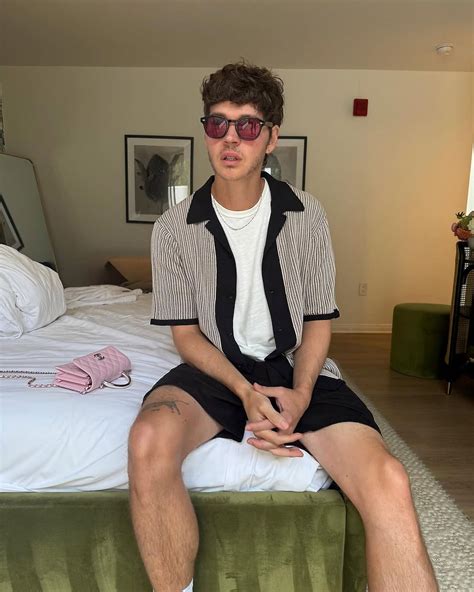 What To Know About Nicola Peltz Beckhams Brother Will Peltz Whos