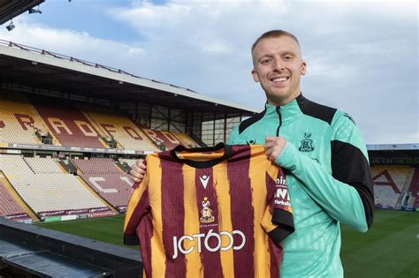 Bradford City Transfer News Bantams Sign Experienced Midfielder To Add